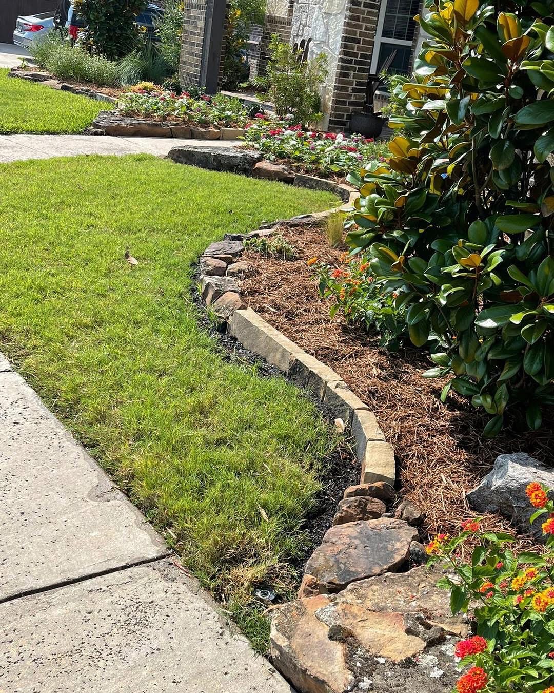 21 Flower Bed Edging Ideas to Elevate Your Garden - HandyCraftsHub