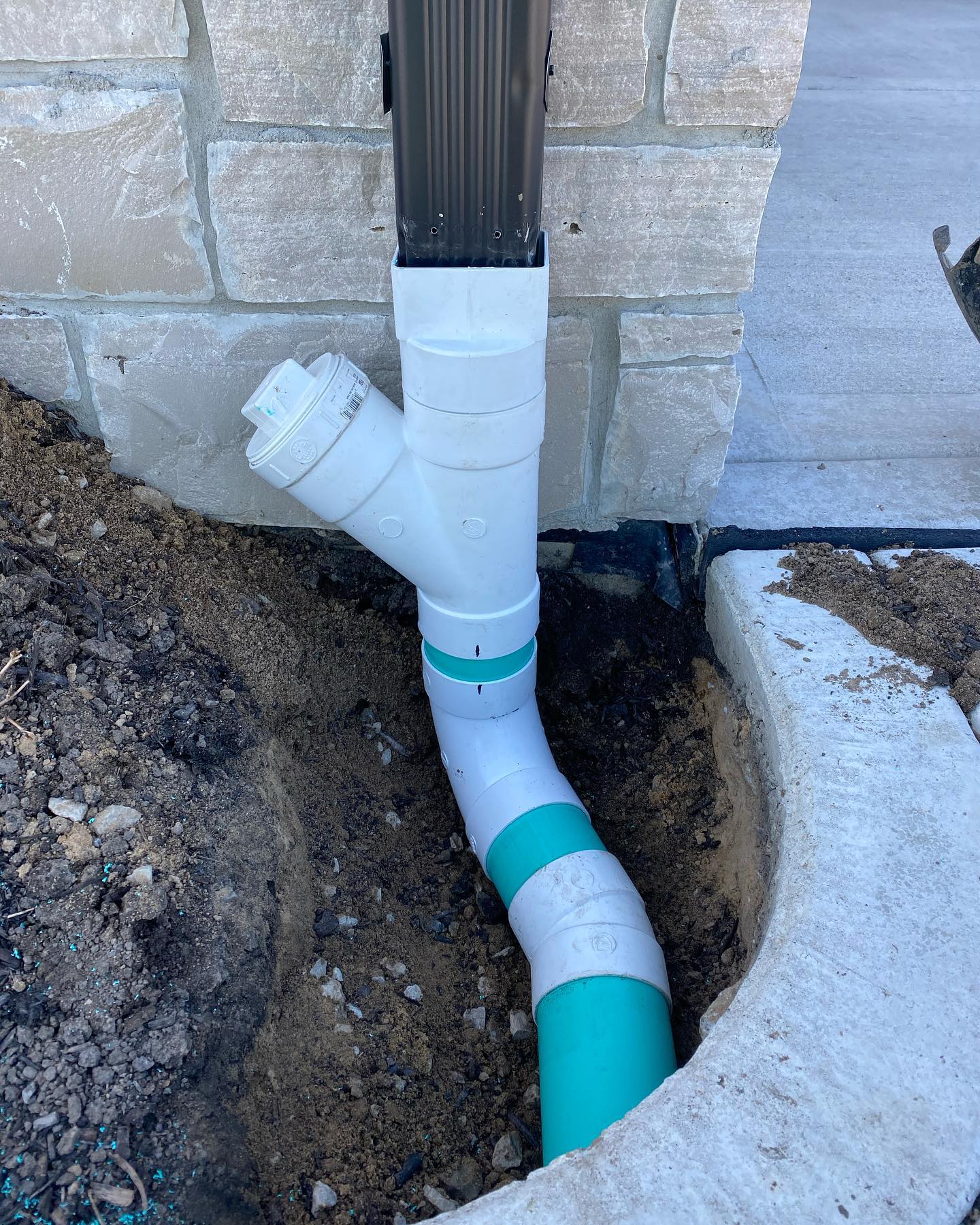 11+ Downspout Runoff Ideas to Elevate Your Outdoor Living Space ...